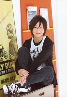 Official photo (male) / actor Ryosuke Koike / Whole Body / Costume Black and White / Sitting ...