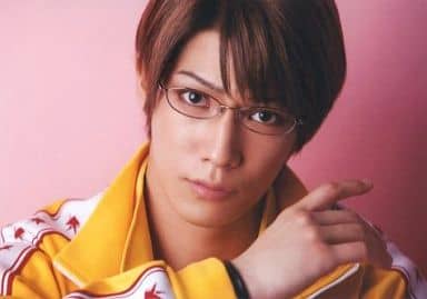 Official photo (male) / actor Ryosuke Mikata (Yokogata / Bust-up ...