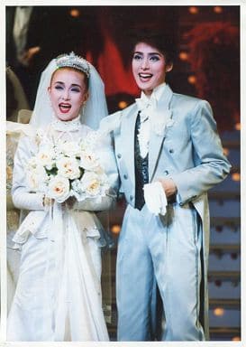 Yuki Amami / Kayo Asano / Kneecap / Asano Costume White. Both Hands Flower Bouquet / Tenkai ...