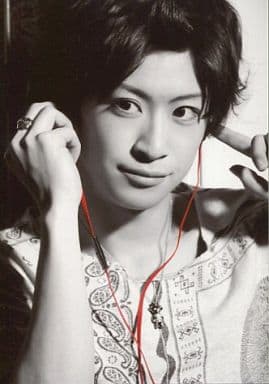 Official photo (male) / actor Tomoru Akazawa (Jiro AKUTAGAWA) / Bust-up ...