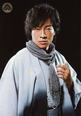 Takuma Otoo / Upper body / White Wafuku / Gray Scarf / Background Black ...