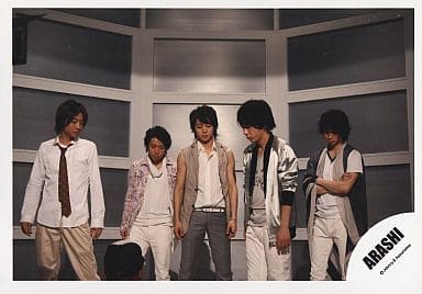 Arashi / Assembly (5 people) / Horizontal, Above the Knees, Center Sakurai, Below the Eyes ...