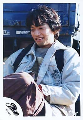 SMAP / Shingo Katori / Sitting / Costume white / Inner grey / Eyes ...