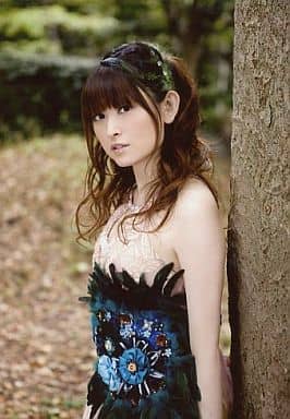 Official photo (female) / voice actor Yukari Tamura / CDs "My wish My ...