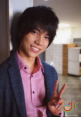 Official photo (Johnnys) / idol / 7 WEST 7 WEST / Shigeoka Daiki / Costume Blue. Pink, Upper ...