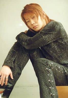 Official photo (male) / actor Kimeru / (Shusuke Fuji) / Black Costume ...