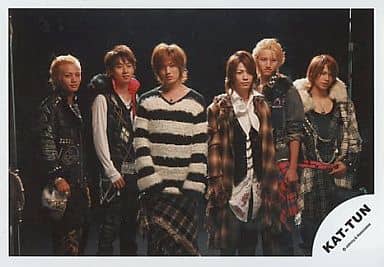 KAT TUN / 6 persons / / Horizontal / Above the Knees / Red and West ...