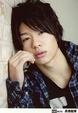 Official photo (male) / actor Ryuki Takahashi / Face Up / Right Hand ...