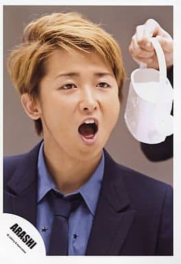 Arashi / Satoshi Ohno / Bust up / Face side by face with rain and dew ...