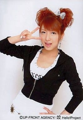 Morning Musume / Nozomi Tsuji / Upper Body / Costume Black / White / Left Hand Waist / Left Hand ...