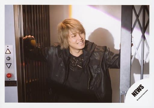 NEWS / Yuya Tegoshi / Horizontal, Upper Body, Black Costume, Both Hands ...