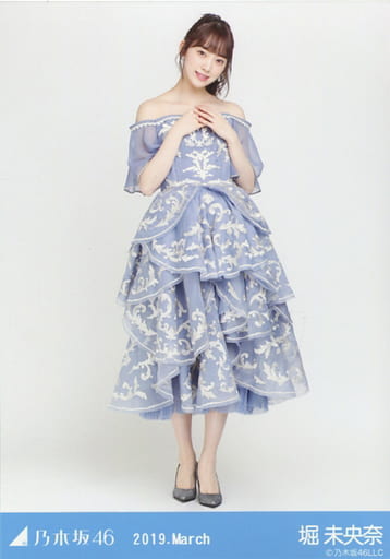 Official photo (Nogizaka46) / idol / Nogizaka46 Miona Hori / Whole body ...