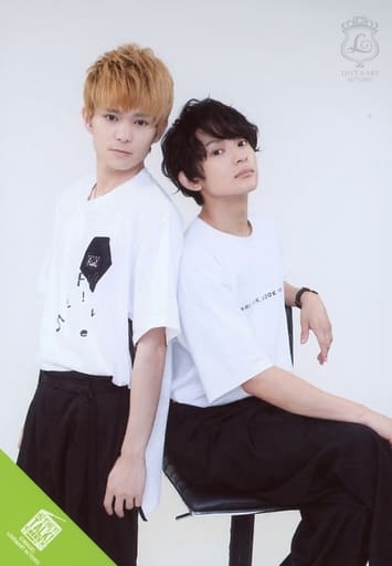 Official photo (male) / actor Shohei Hashimoto, Bishin Kawasumi / Knee ...