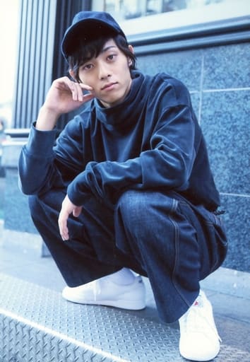 Takashi Nagata / Whole Body / Costume Black / Hat / Body Left / Squat ...