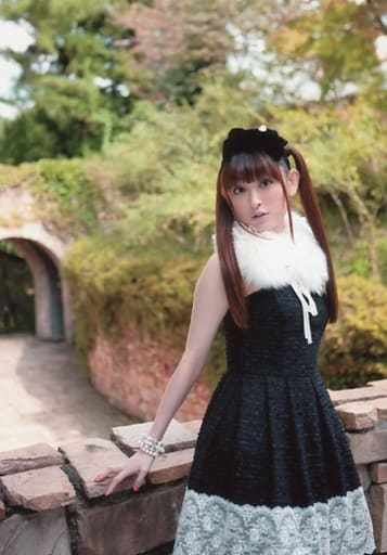 Official photo (female) / voice actor Yukari Tamura / Photo Collection ...