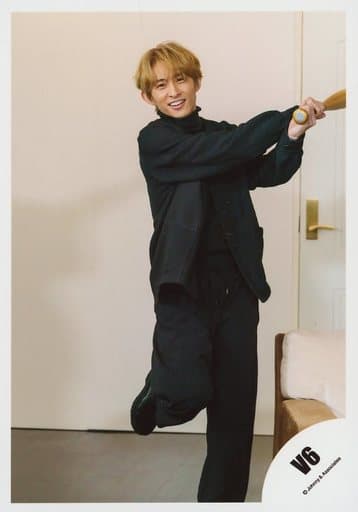 V6 / Ken Miyake / Whole Body (Tarumi Cut) / Costume Black / Both Hands Bat / Bent Right Foot ...