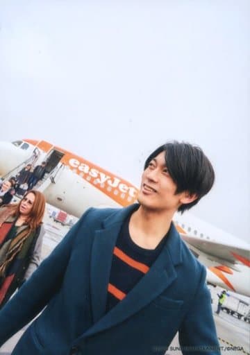 Official photo (male) / actor Keisuke Minami / Upper Body / Costume ...