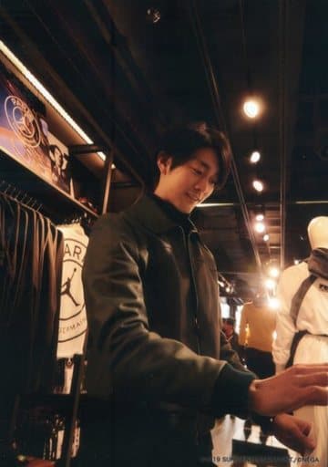 Official photo (male) / actor Keisuke Minami / Upper Body / Costume ...