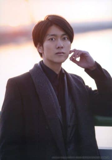 Official photo (male) / actor Keisuke Minami / Upper Body / Costume ...