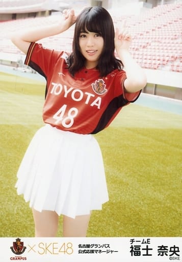 Official photo (AKB48, SKE48) / idol / SKE48 Nao Fukushi / Knee-high, Red Costume, Uniform, Both ...
