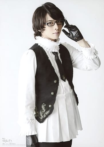 Official photo (male) / actor Suga Kyosuke (Akol) / Kneecap / Left Hand ...
