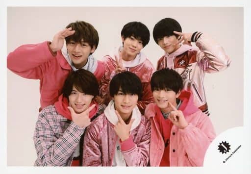 Bishonen / Group (6 persons) / Horizontal / Upper body / Costume pink ...