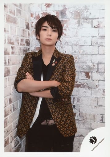 Ihi Jets / Yuto Takahashi / Above-the-knee ・ Costume brown ・ black ・ Arm-band ・ Mouth closed ...