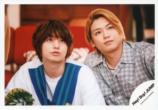 Hey! Say! JUMP / Kei Inoo ・ Yuya Takagi / horizontal ・ bust up ・ costume white ・ blue ・ grey ...