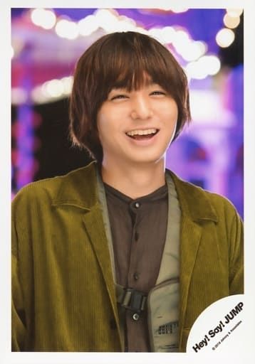 Hey! Say! JUMP / Kei Inoo / Bust up / Costume green / grey / Under both ...