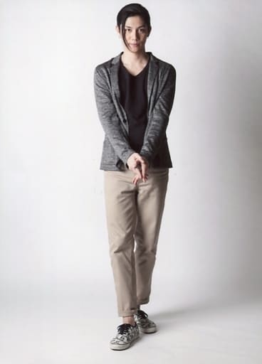 Official photo (male) / actor Tsunenori Aoki / Whole Body / Costume ...
