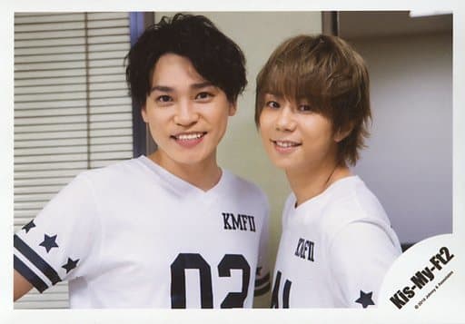 Kis-My-Ft2 / Takashi Nikaido ・ Hiromitsu Kitayama / Horizontal ・ Bust up ・ Costume white ・ black ...