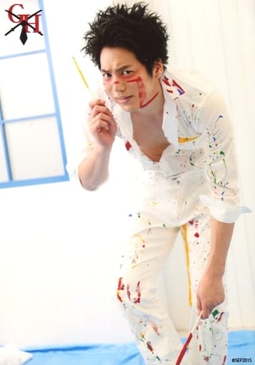 Official photo (male) / actor Ryuko Isogai / Above the Knee / White ...