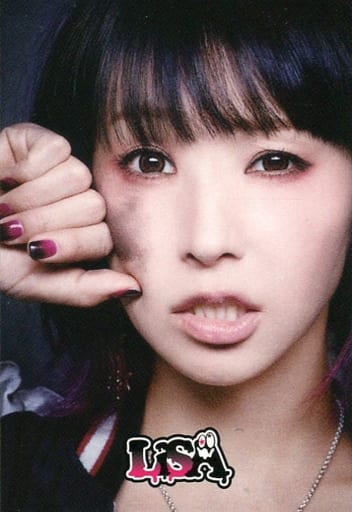 LiSA / Face Up / Right Hand Face / Teeth Display / Background Black ...