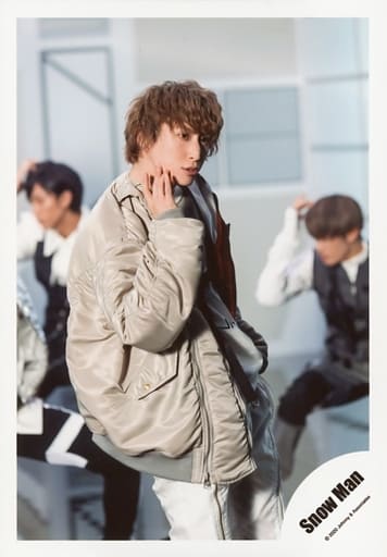 Snow Man / Daisuke Sakuma / Above-the-knee ・ Costume gray ・ White ...