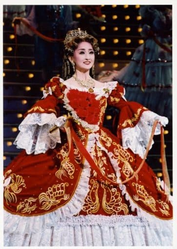 Takarazuka Revue (Sora-gumi) / Mari Hanafusa / Live Photo / Knee-up ...