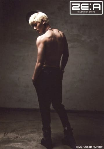 Ze A Dongjun In Drag