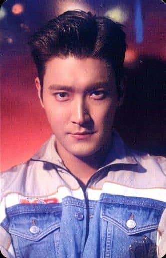 SUPER JUNIOR / SIWON / Bust up / Costume light blue / white / beige ...