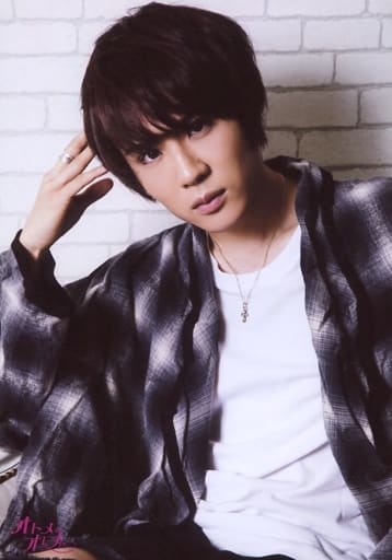 Official photo (male) / actor Yuta Higuchi / Upper Body, Costume Black ...