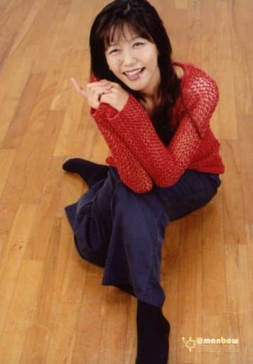 Official photo (female) / voice actor Kikuko Inoue / Whole body ...