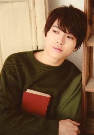 Official photo (male) / actor Kosuke Asuma / Upper Body / Costume Green ...