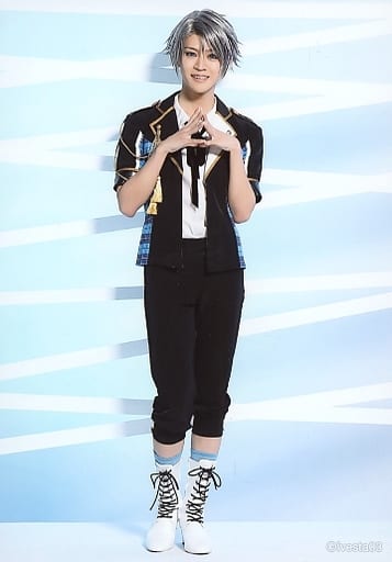 Shin'ichiro Ueda (Ren MUNAKATA) / Whole body, stage costume, background light blue, Character Ta ...