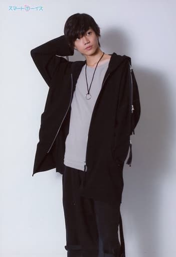 Kensuke Takahashi / Above-the-knee ・ Costume gray ・ Black ・ Right hand head ・ Left hand pocket ...