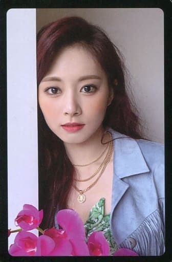 TWICE / Chou Tzu-yu / CDs "MORE & MORE" reservation privilege photo ...