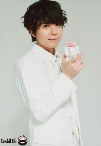 Fumiyoshi Shioya / Upper Body / White Costume / Right Direction / Right ...