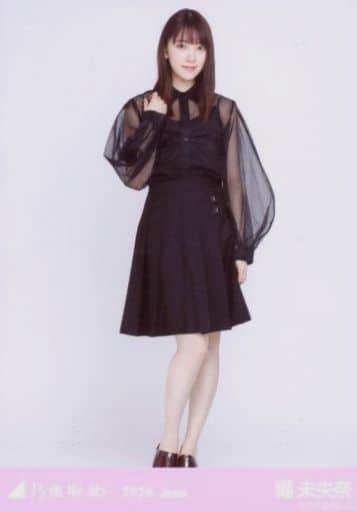 Official photo (Nogizaka46) / idol / Nogizaka46 Miona Hori / Whole body ...