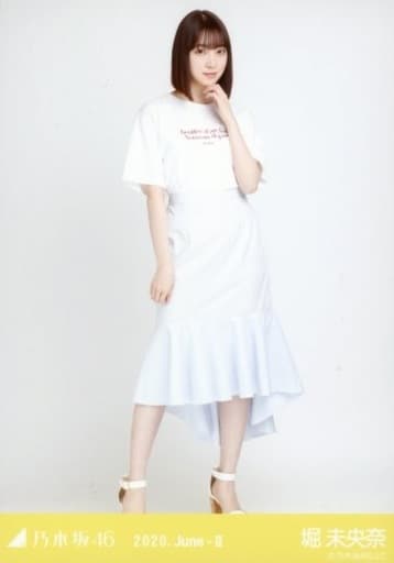 Official photo (Nogizaka46) / idol / Nogizaka46 Miona Hori / Whole Body ...