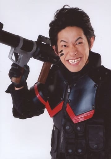 Official photo (male) / actor Takahei Kobayashi / Upper Body / Costume Black / Red / Left Facing ...