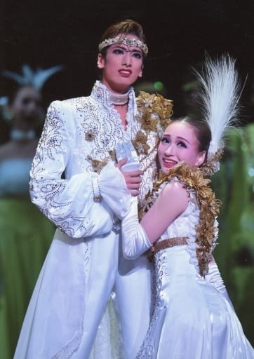 Takarazuka Revue (Hanagumi) / Hikaru Yuzuka, Yuki Hana / Live Photo ...
