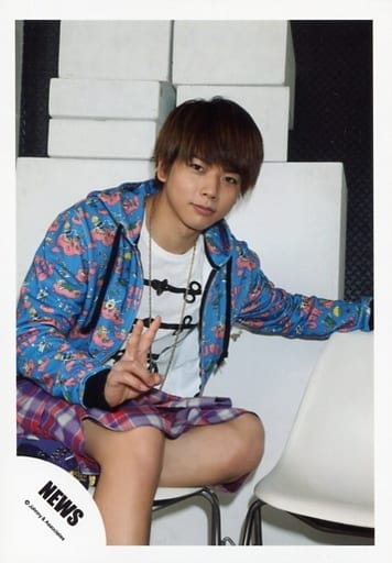 NEWS / Takahisa Masuda / Knee-Up / Sitting / Costume Light Blue / White / Pink / Right Hand ...