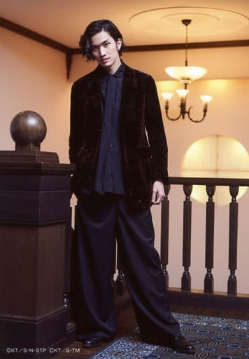 Official photo (male) / actor Masahiro Kawakami (Akutsu Jin) / Whole ...